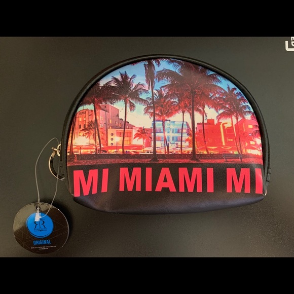 Robin Ruth | Bags | Robin Ruth Coin Purse | Poshmark